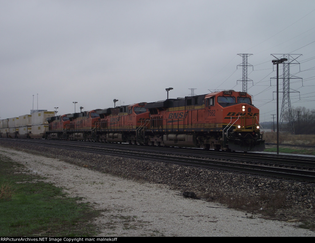 BNSF 7562